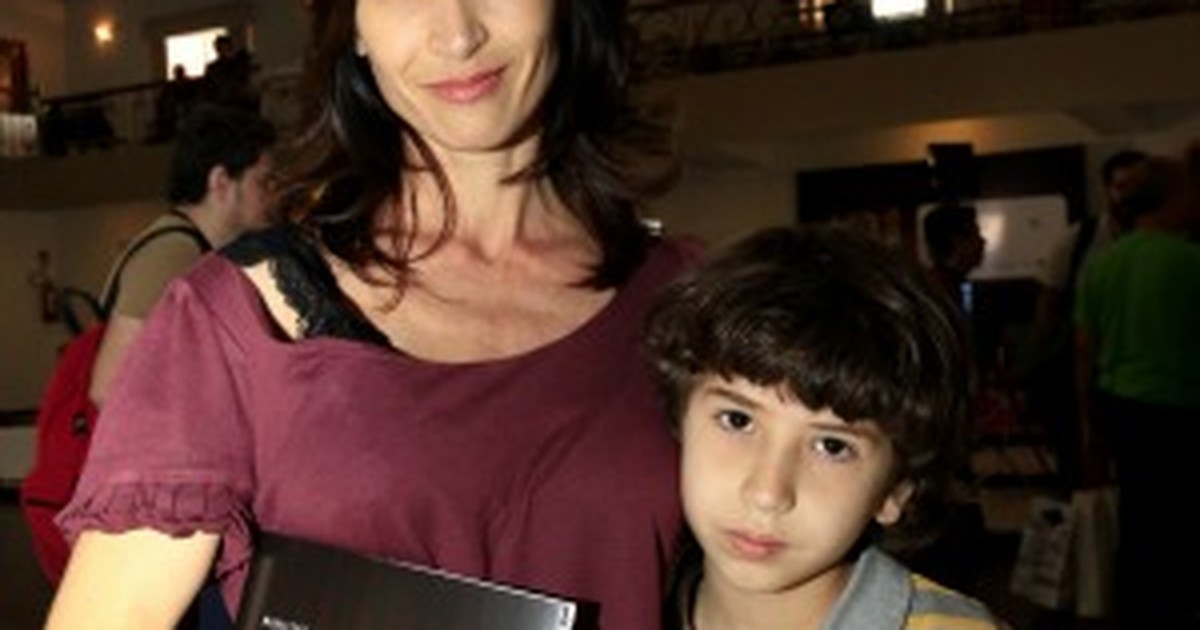 G1 - Ingra Liberato chega a Gramado para acompanhar o Festival de ...
