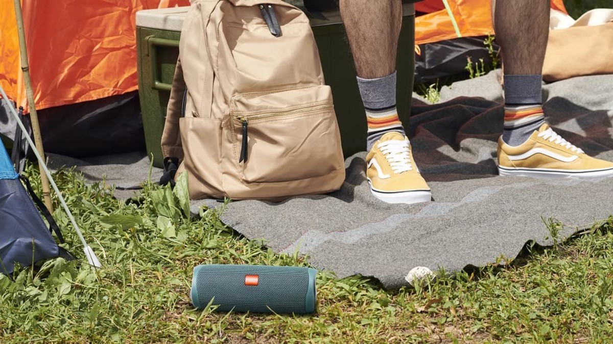 JBL Flip Essential vs Flip 5: compare as caixinhas Bluetooth ...