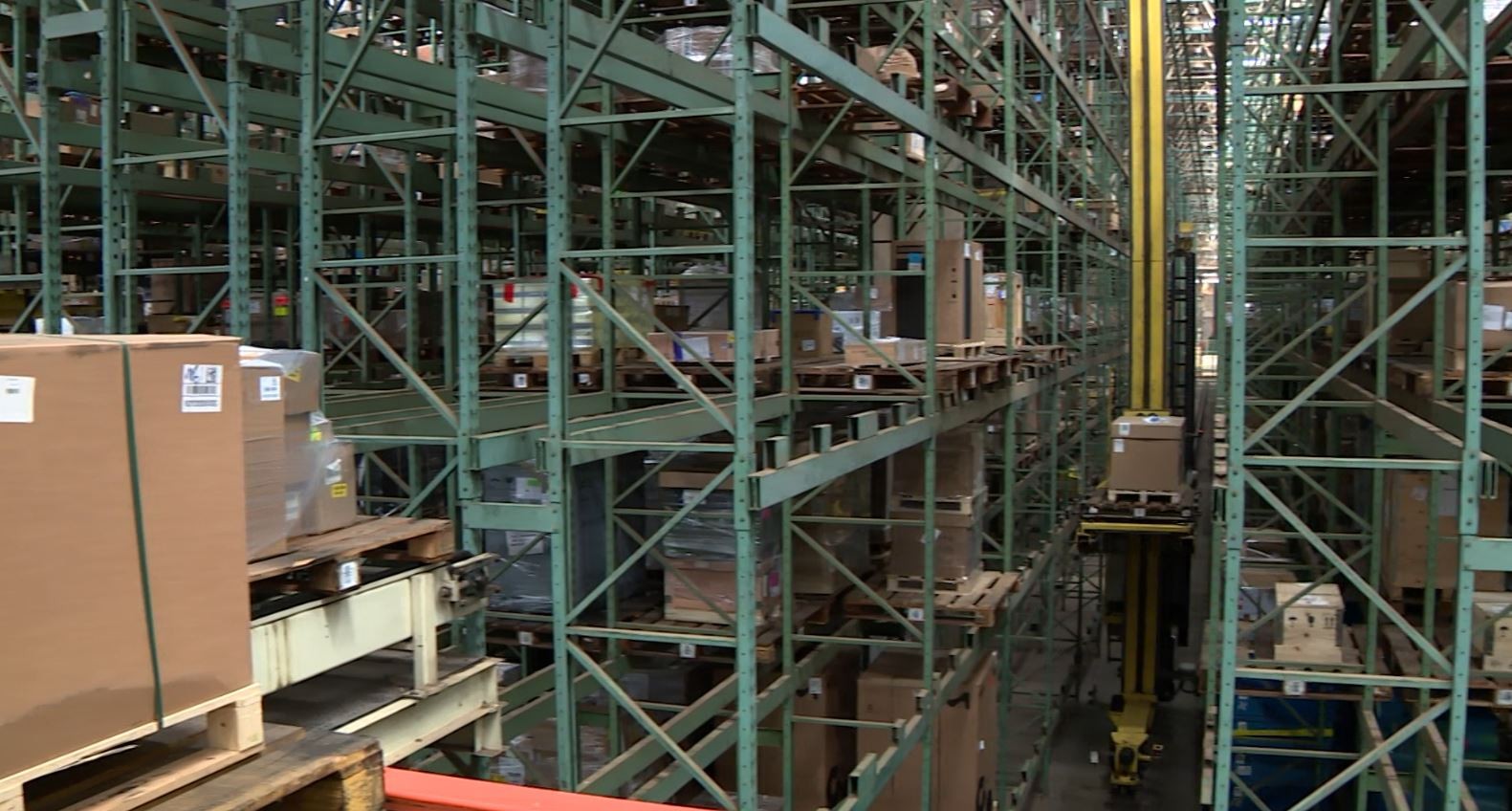 Reportagem revela interior do terminal de cargas do Aeroporto de ...