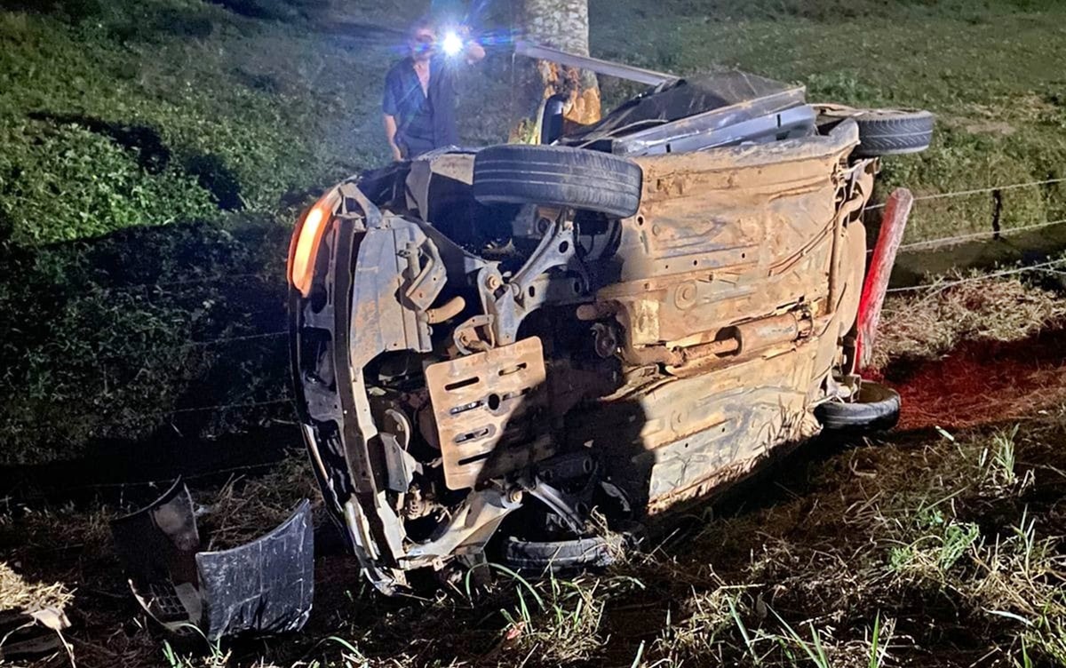 Mulher morre após bater carro em árvore na MG-265, em Brazópolis, MG | Sul de Minas | G1