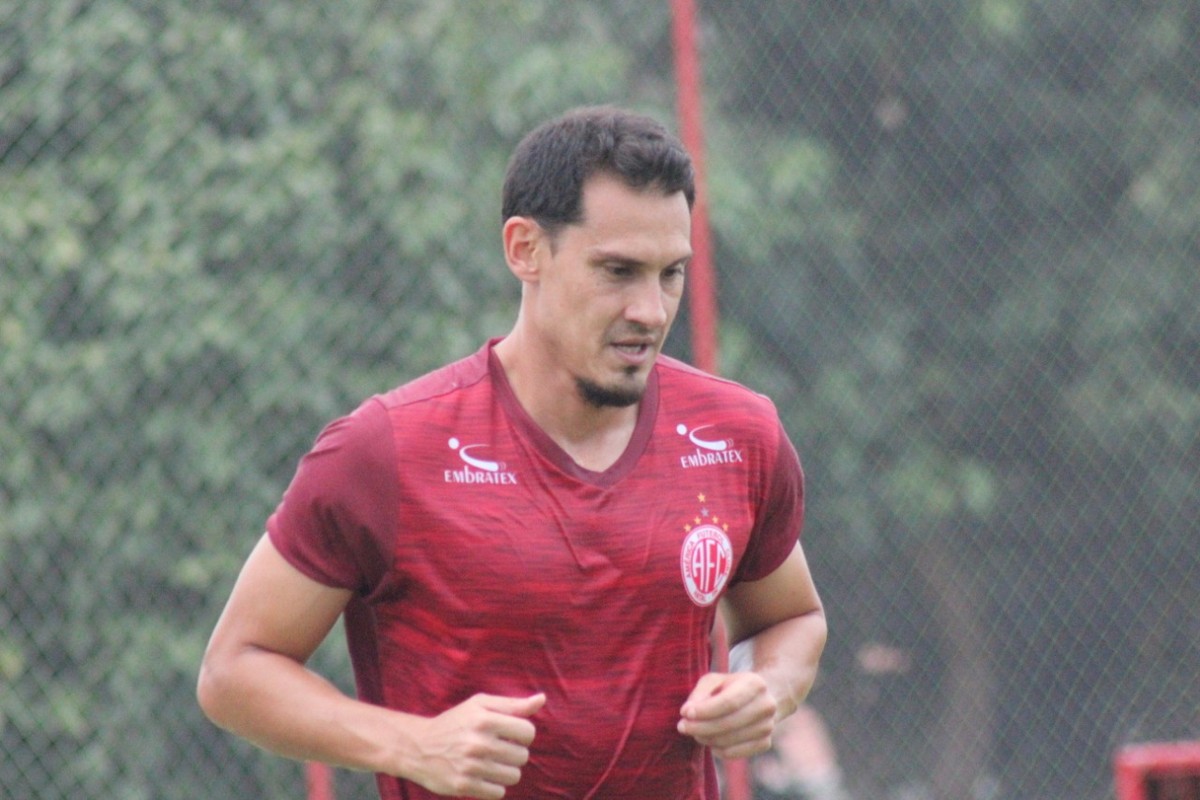 América-RN tem volta de Adriano Alves para confronto contra o Força e ...