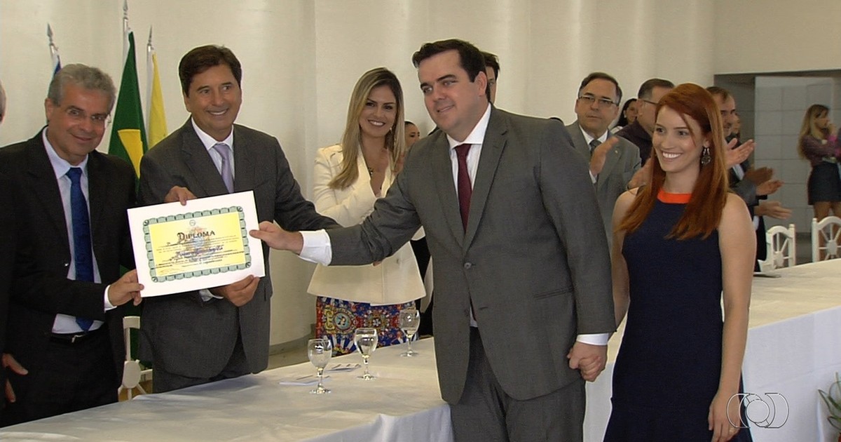 G1 - Prefeito, vice e vereadores eleitos são diplomados em Aparecida de ...