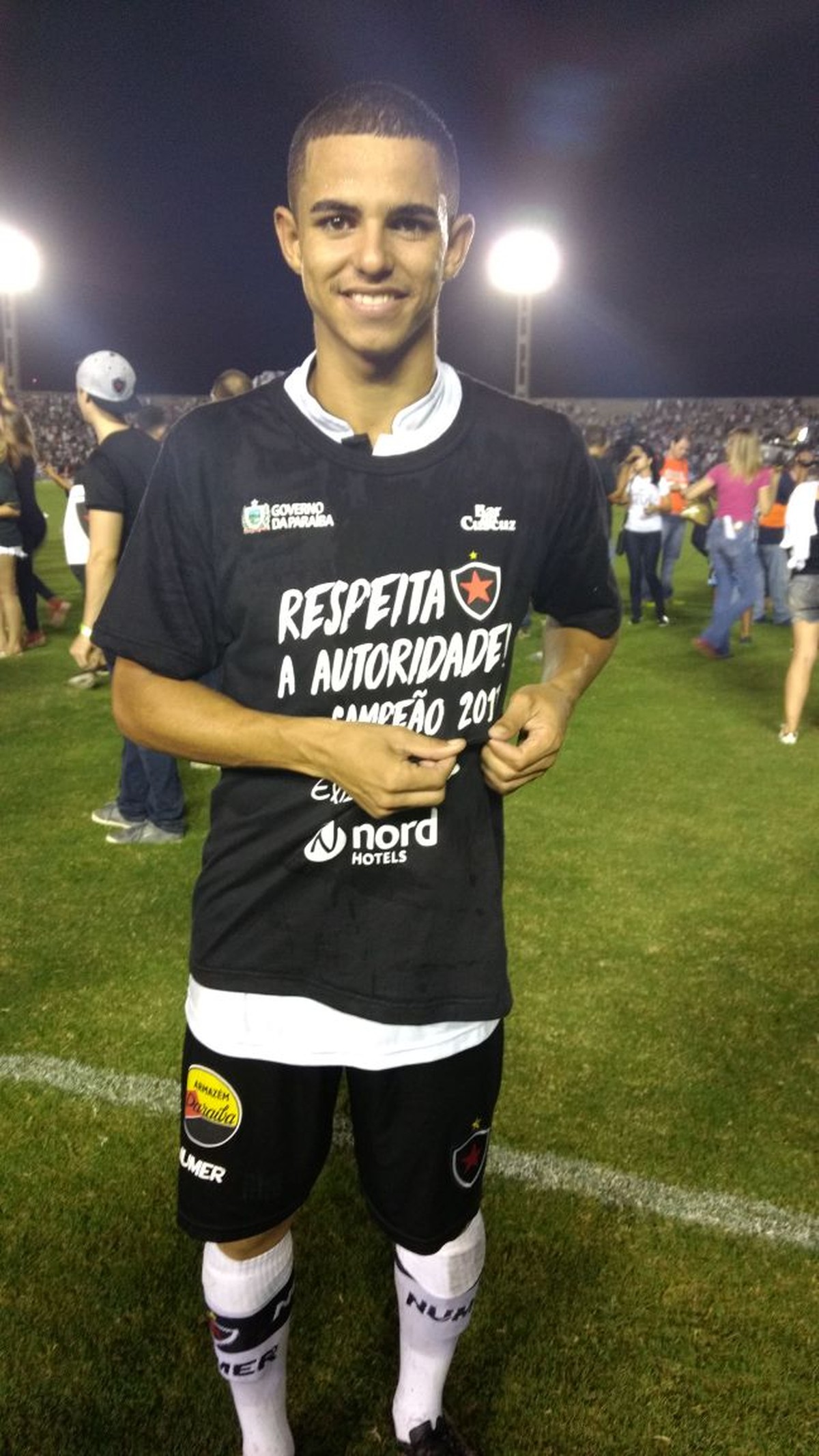 Djavan comemora primeiro título da carreira e fala sobre gratidão ao ...