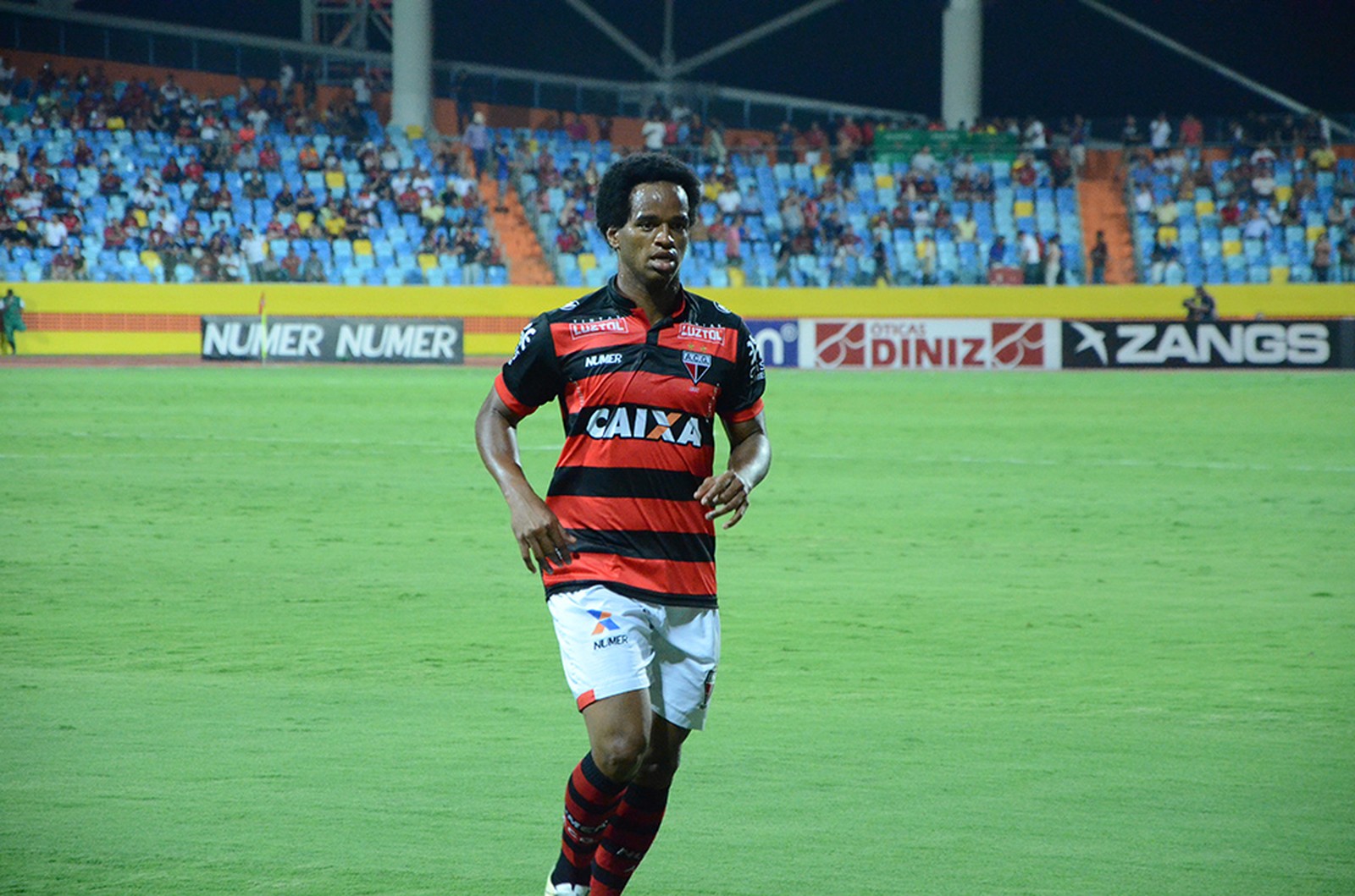 CRB fecha com atacante do Fla e volante do Corinthians e encaminha ...