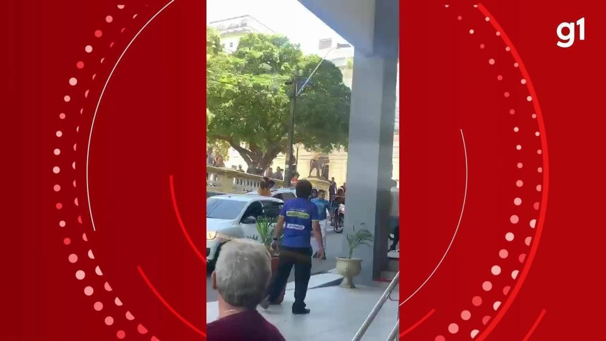 Dois Homens Suspeitos De Furtar Loja São Presos Em Rua No Centro De