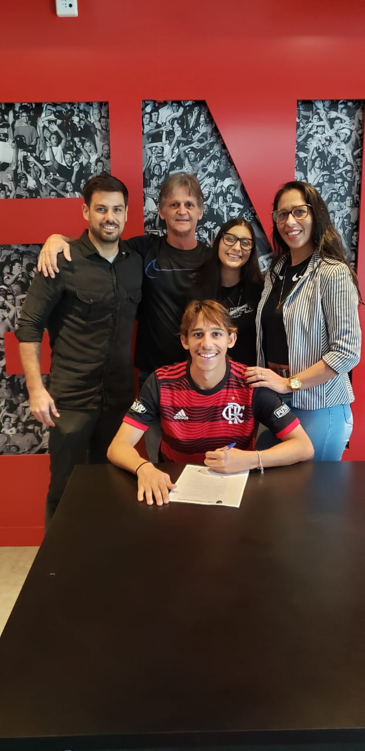 Joia da base, Werton renova com o Flamengo até 2024; multa é de 70 ...
