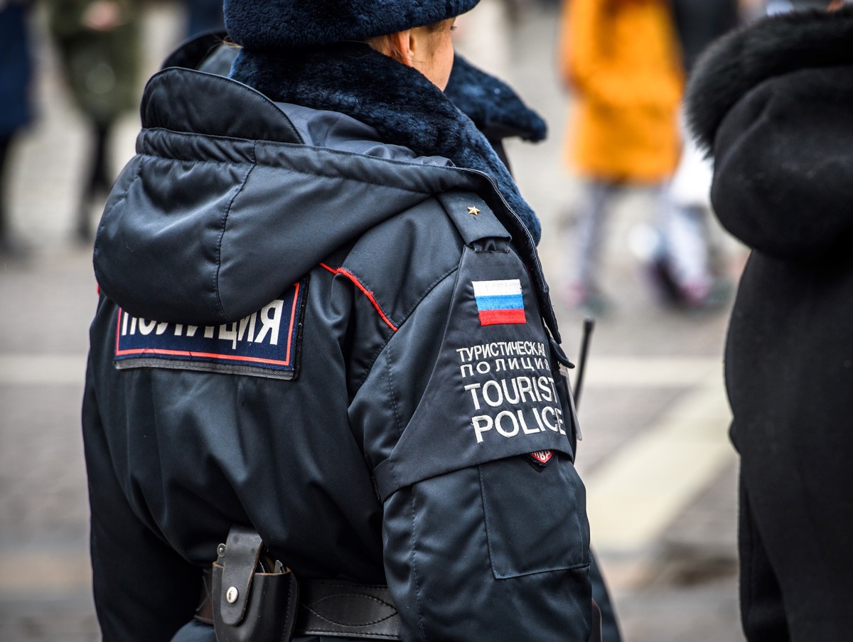 Rússia cria 'polícia turística' para tranquilizar torcedores da Copa ...