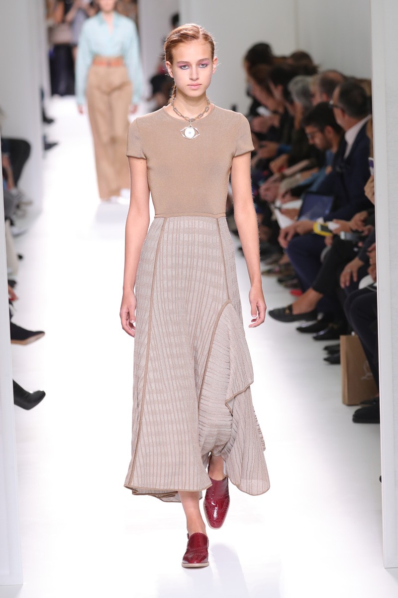 Hermès alia clássico atemporal da marca a desejos do momento | Desfiles ...