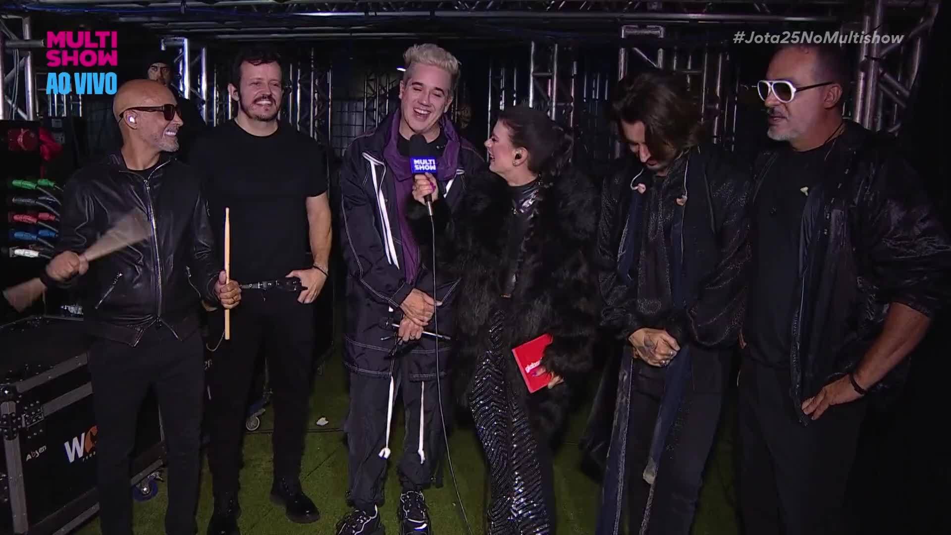 Veja momentos do grande show em comemoração dos 25 anos do Jota Quest ...