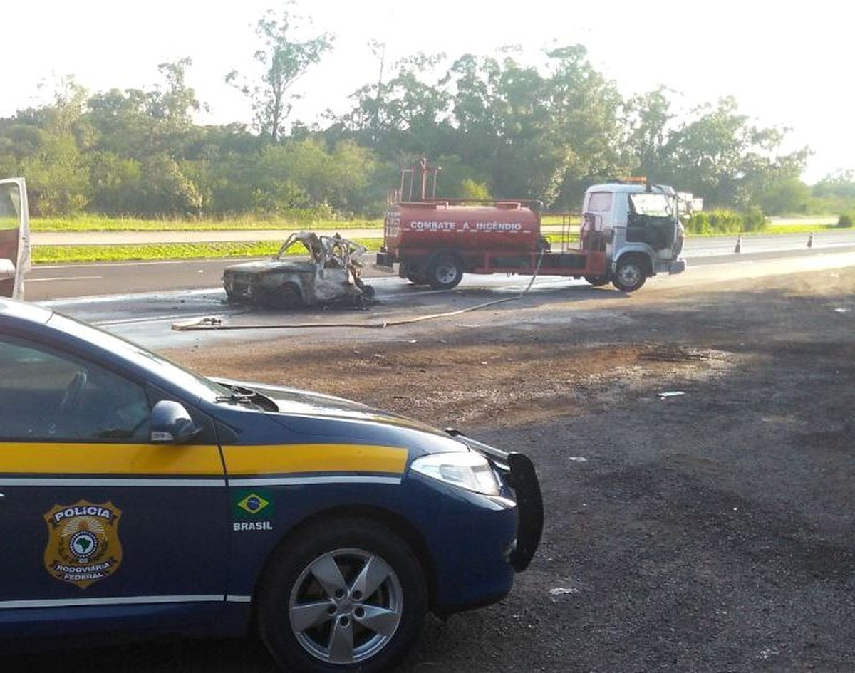 Homem morre carbonizado em acidente na BR-290 em Glorinha | Rio Grande do Sul | G1