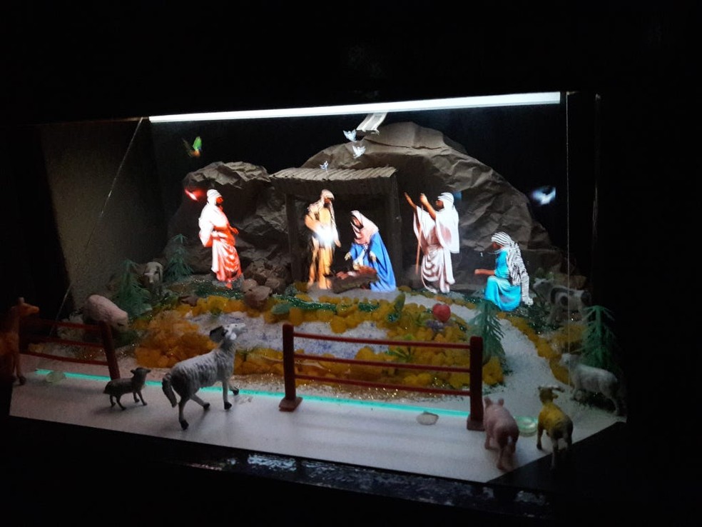 Para celebrar o Natal, programador de Taubaté cria presépio holográfico ...