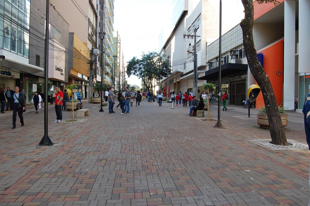 Comércio de rua amplia horário nesta quinta e sexta-feira para compras ...