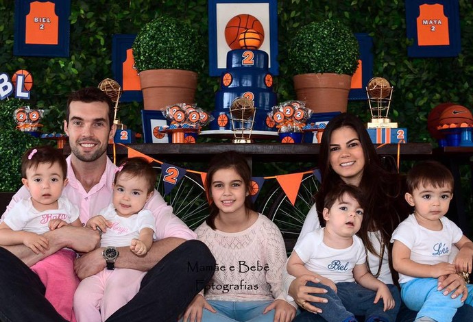 Longe da esposa e dos cinco filhos, Murilo faz sacrifício em prol do Vasco