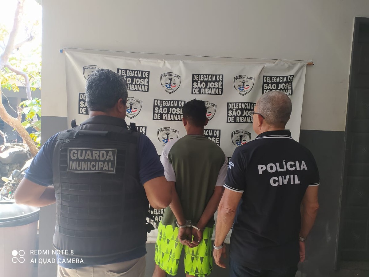 Homem é Preso Suspeito De Assaltar A Casa Dos Próprios Tios Na Região