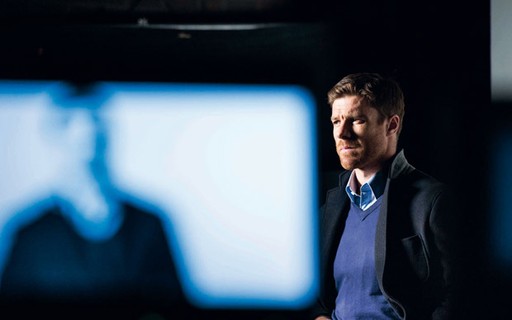 Jogador do Real Madrid, Xabi Alonso, protagoniza campanha de moda - GQ ...
