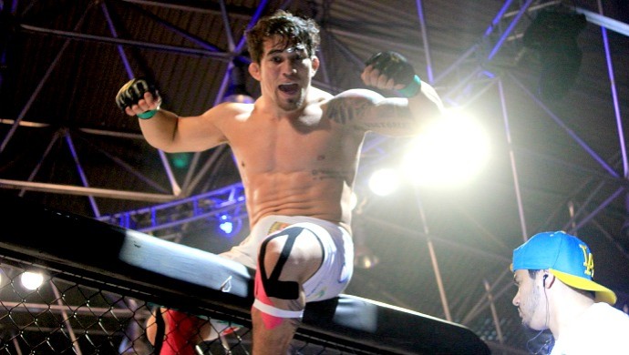 'Andrés' faturam cinturão dos leves e médios do Bitetti Combat em ...