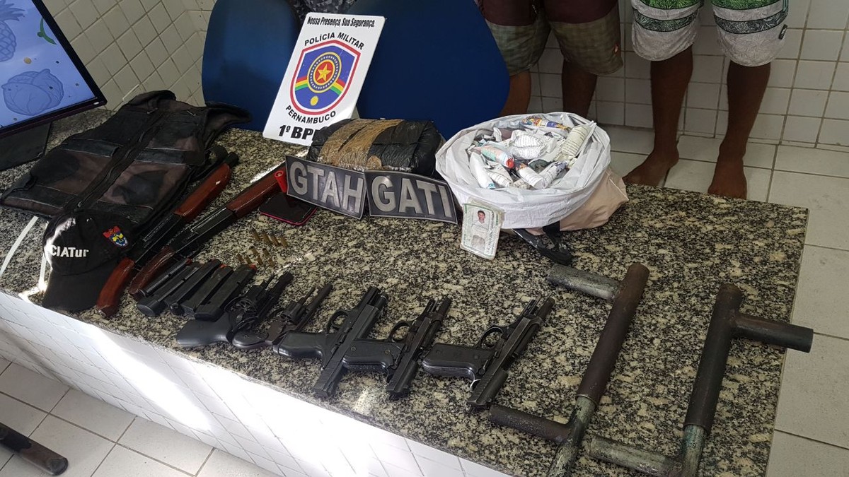 Pm Prende Quatro Suspeitos De Homicídios E Apreende Nove Armas E Droga