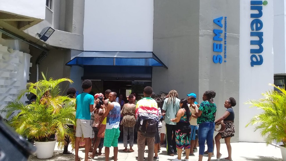 Pescadores e quilombolas liberam sede do Incra e iniciam protesto no ...