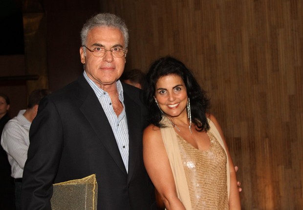 Eliana comemora 40 anos e troca beijos com o marido em festa - Quem ... Eliana comemora 40 anos e troca beijos com o marido em festa - Quem ...