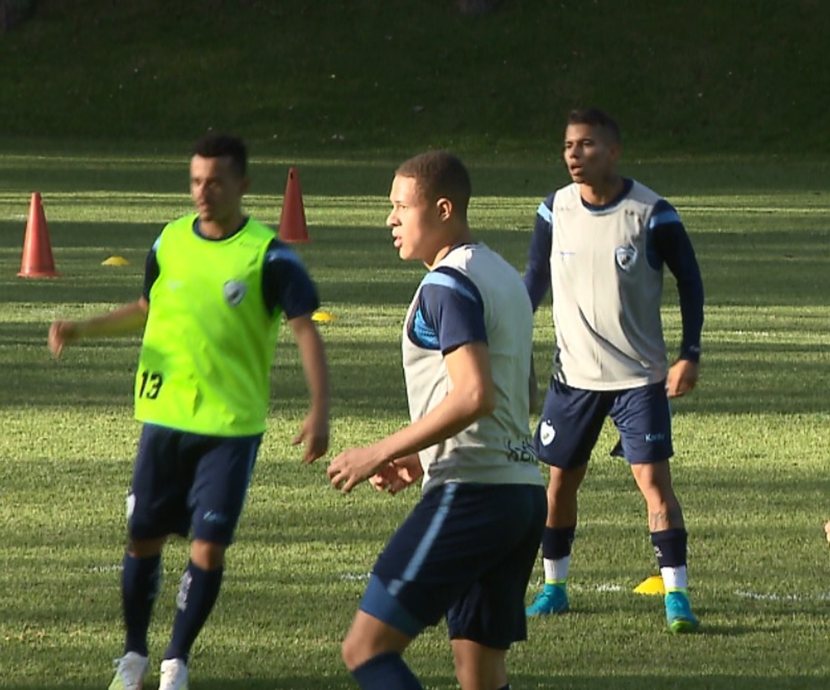 Mais um: Londrina fica perto de contratar o lateral-esquerdo Victor ...