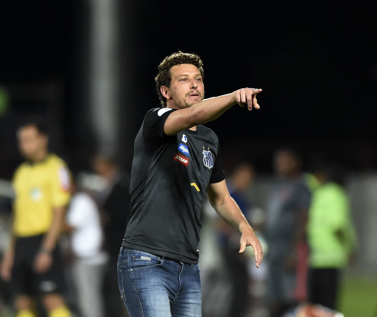 Elano vê noite memorável para o Santos e elogia Arthur: "Pode fazer ...