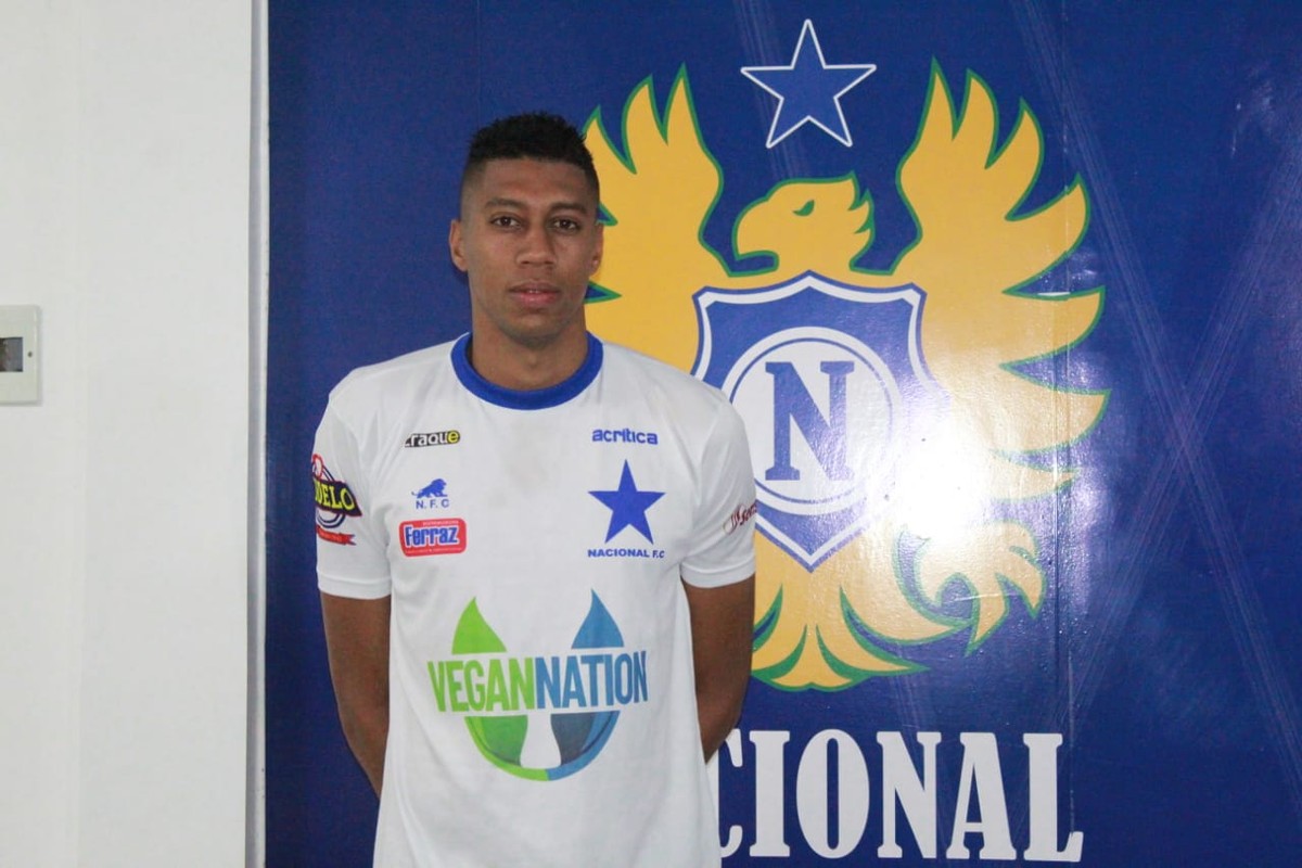 Nacional anuncia zagueiro Rafael Vitor, ex-Rio Negro, e Marcelinho ...