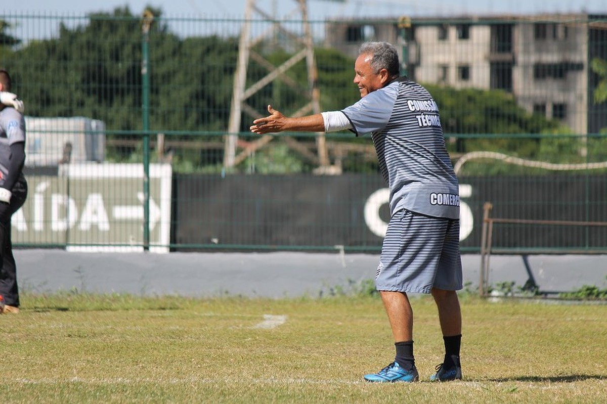 A três rodadas do fim da primeira fase, Roberval faz testes no ...