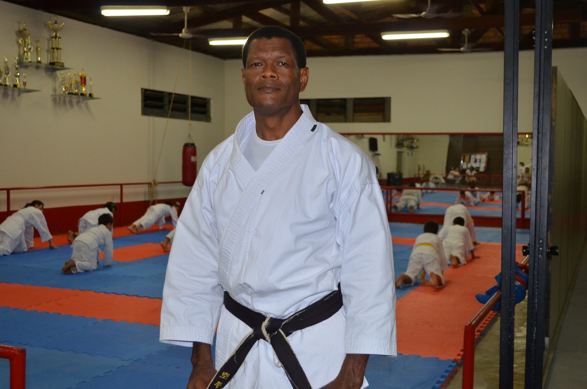 Campeonato homenageia Oberlan Jones pelos 40 anos dedicados ao karatê ...