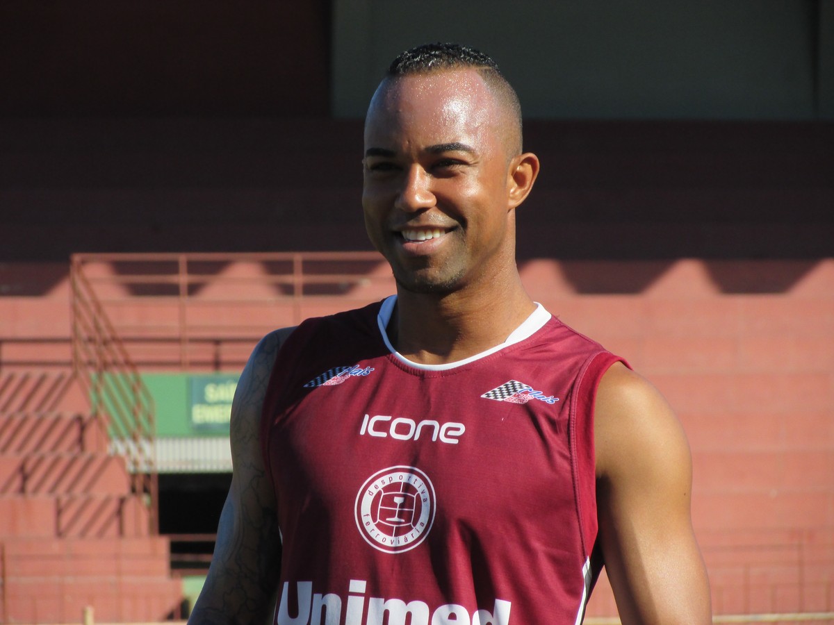 Edinho valoriza vitória em jogo-treino da Desportiva: "Estamos no ...