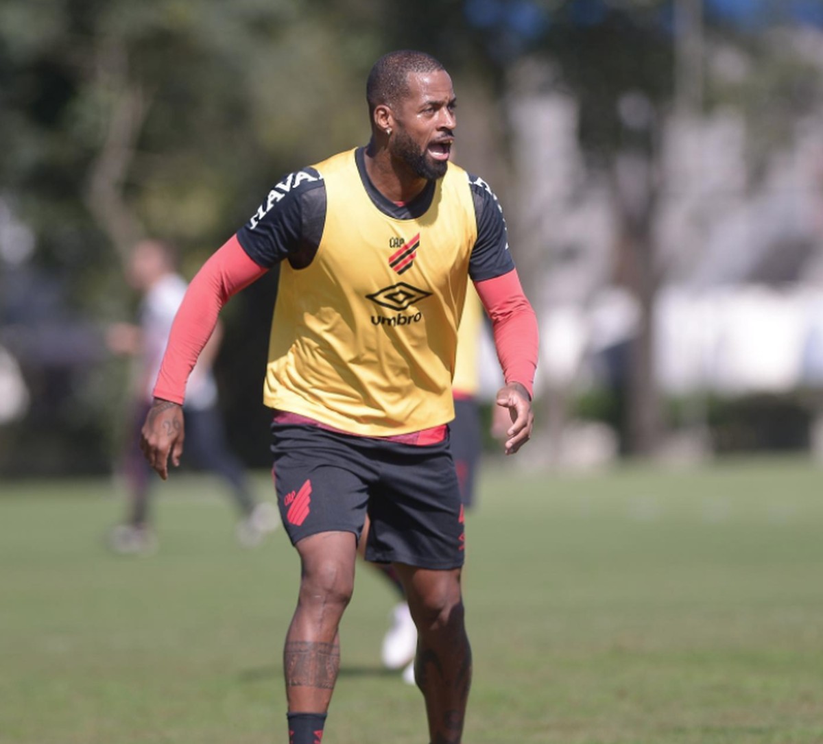 Com um jogo em quatro meses, Dedé tem passagem apagada pelo Athletico e ...