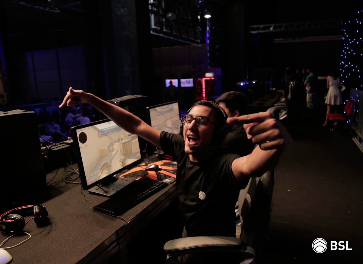 Times de CS:GO e LoL iniciam disputa pelo título da BSL, que distribui ...