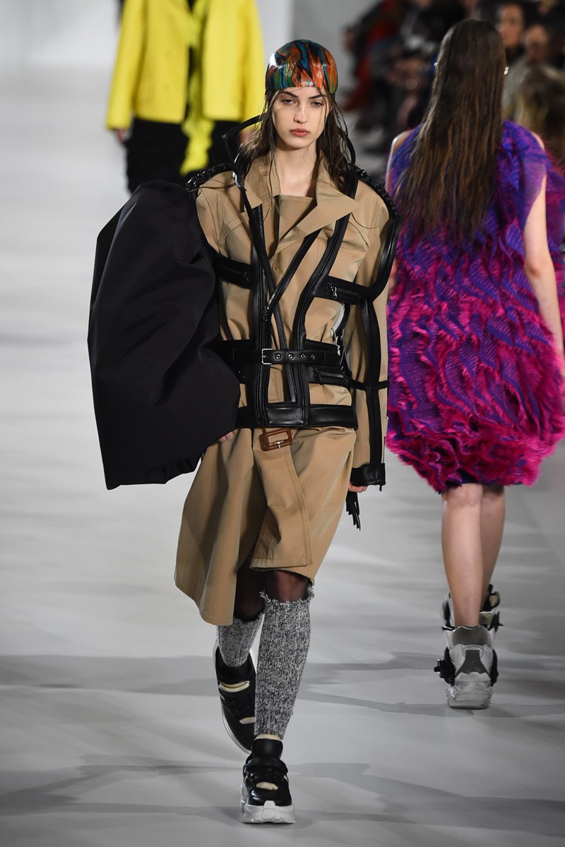 Maison Margiela, inverno 2019: tecnológico + artesanal | Desfiles | Vogue