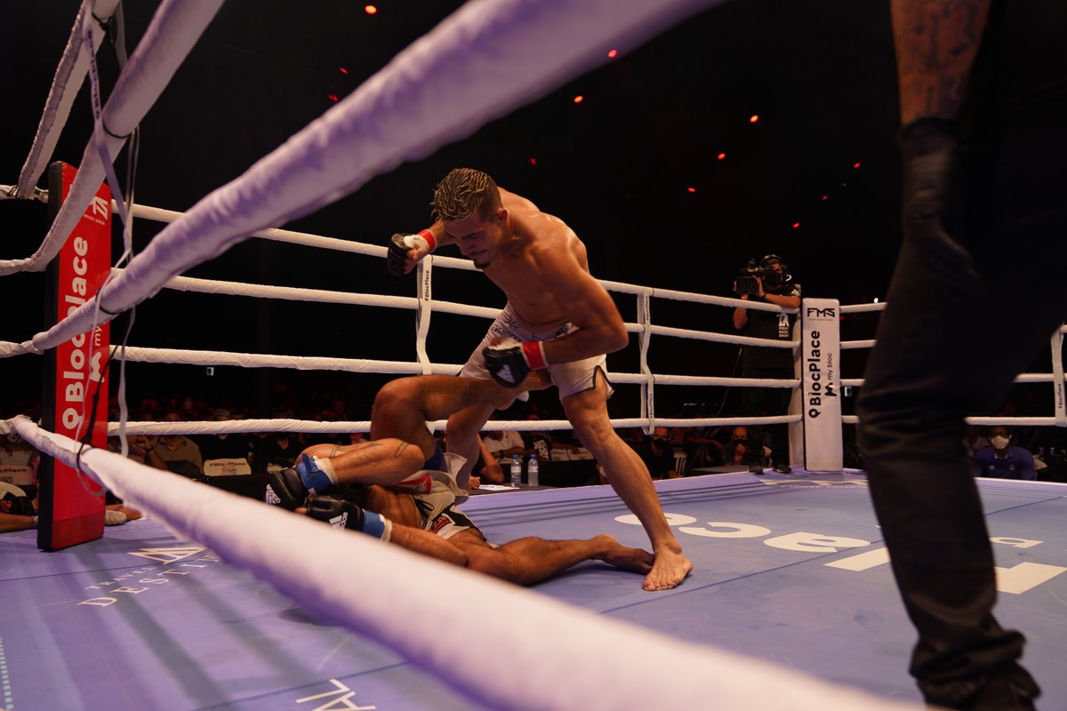 Uberlandense vence luta preliminar do confronto entre Whinderson e Popó ...