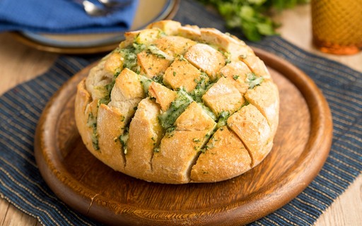 Receita de pão italiano com pasta de queijo e alho - Casa e Jardim ...