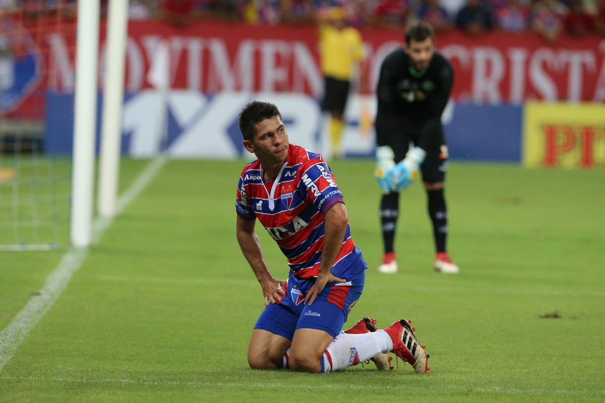 Osvaldo é punido pelo STJD e fica fora da partida contra o Avaí ...