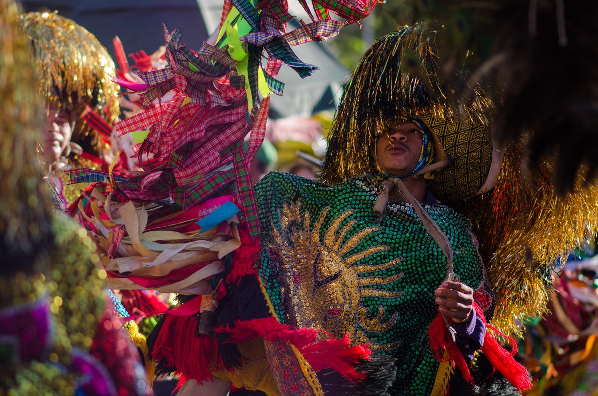 Circuito Azougue leva sambada com maracatus Piaba de Ouro e Estrela de ...