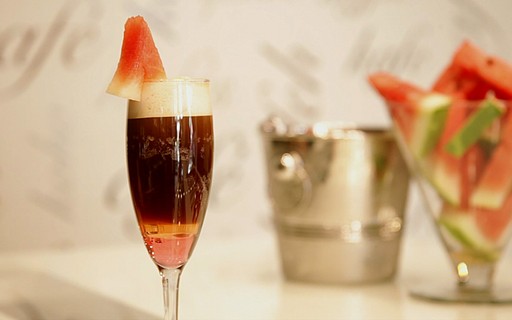 Drinks com café: a elegância do Watermelon Coffee - GQ | Bebidas