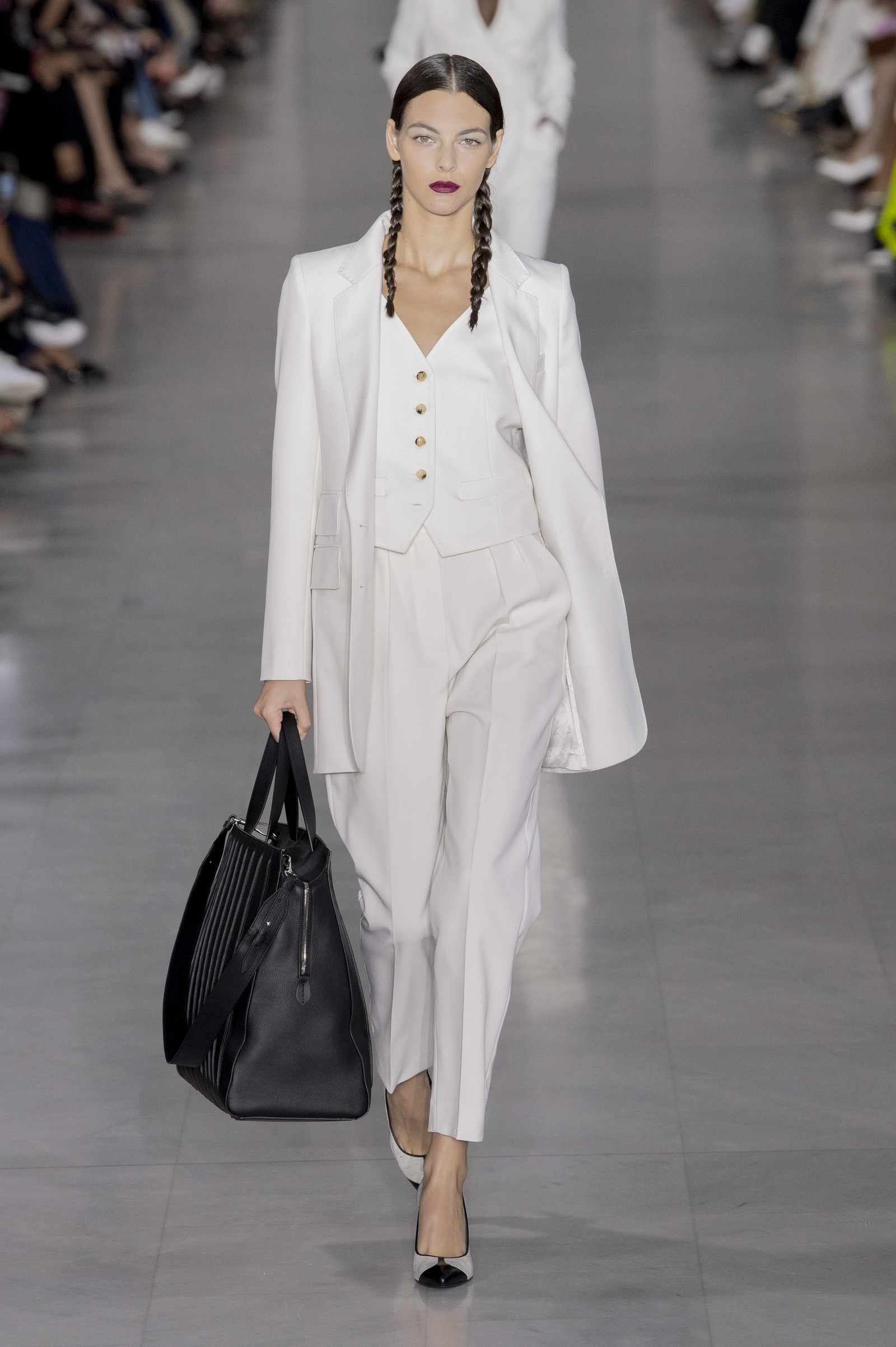 Max Mara | Milão | Verão 2020 | Desfiles | Vogue