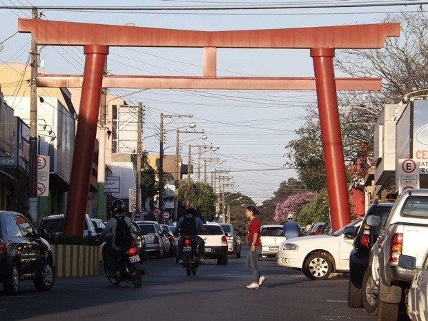 G1 - Moradores de Bastos, SP, comentam vitória do Brasil diante do ...