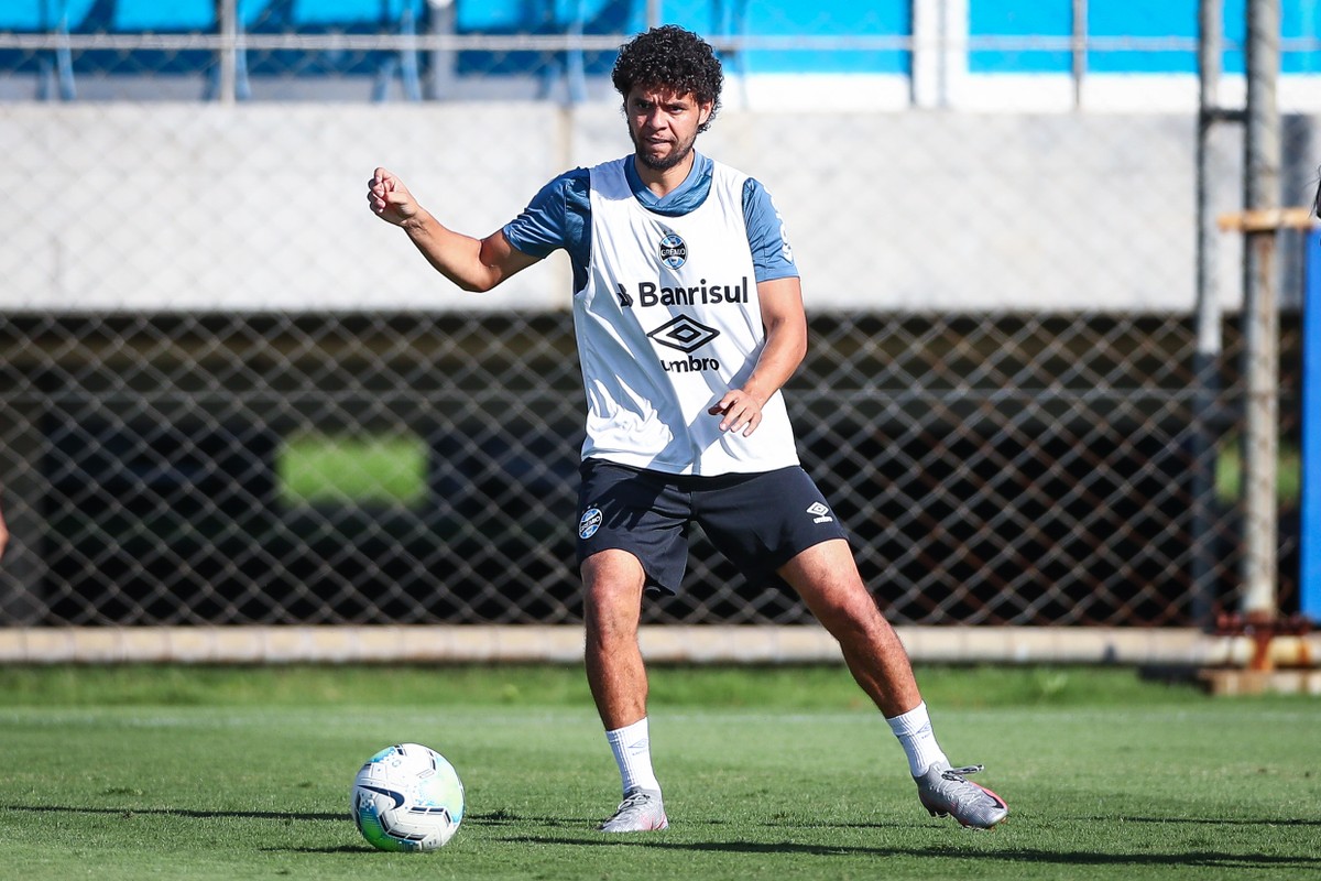 Em fim de contrato, Victor Ferraz pede e antecipa saída do Grêmio ...