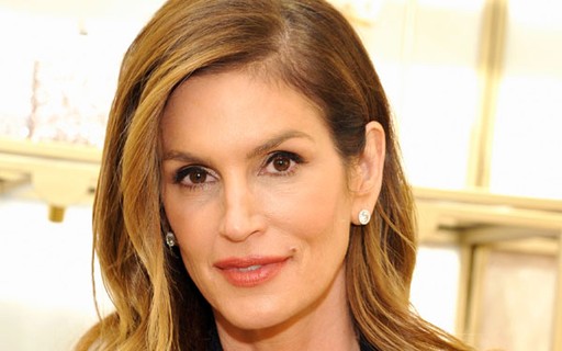 Aos 50, Cindy Crawford dispara: “Não preciso que digam que não pareço ...