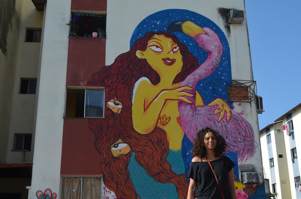 Painéis de grafitagem de quase 8 metros são pintados nos blocos do ...