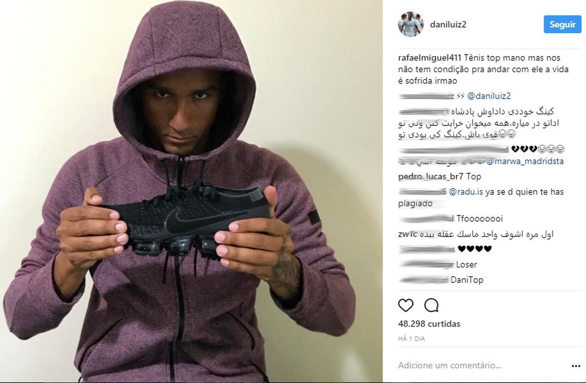 Danilo se sensibiliza com "vida sofrida", e promete presente para ...