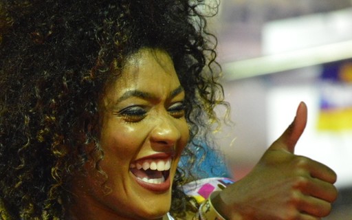 Érika Januza se diverte em Fortaleza ao som de Jorge e Matheus - Quem ...