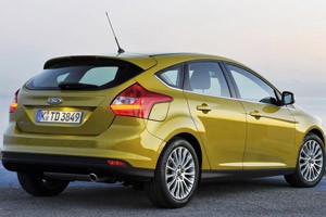 Auto Esporte - Ford só mostra sedã, mas Focus hatch circula 'desinibido ...