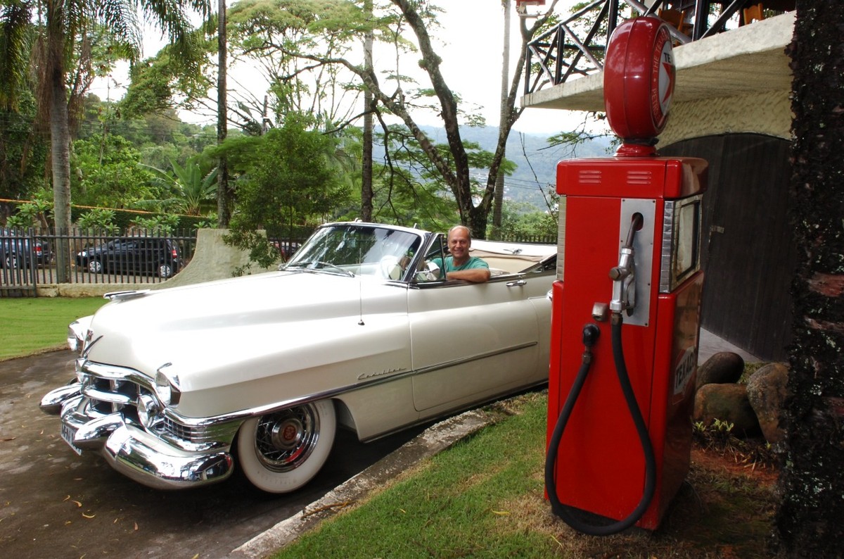 Morre em Blumenau René Huewes, famoso restaurador de carros antigos no ...