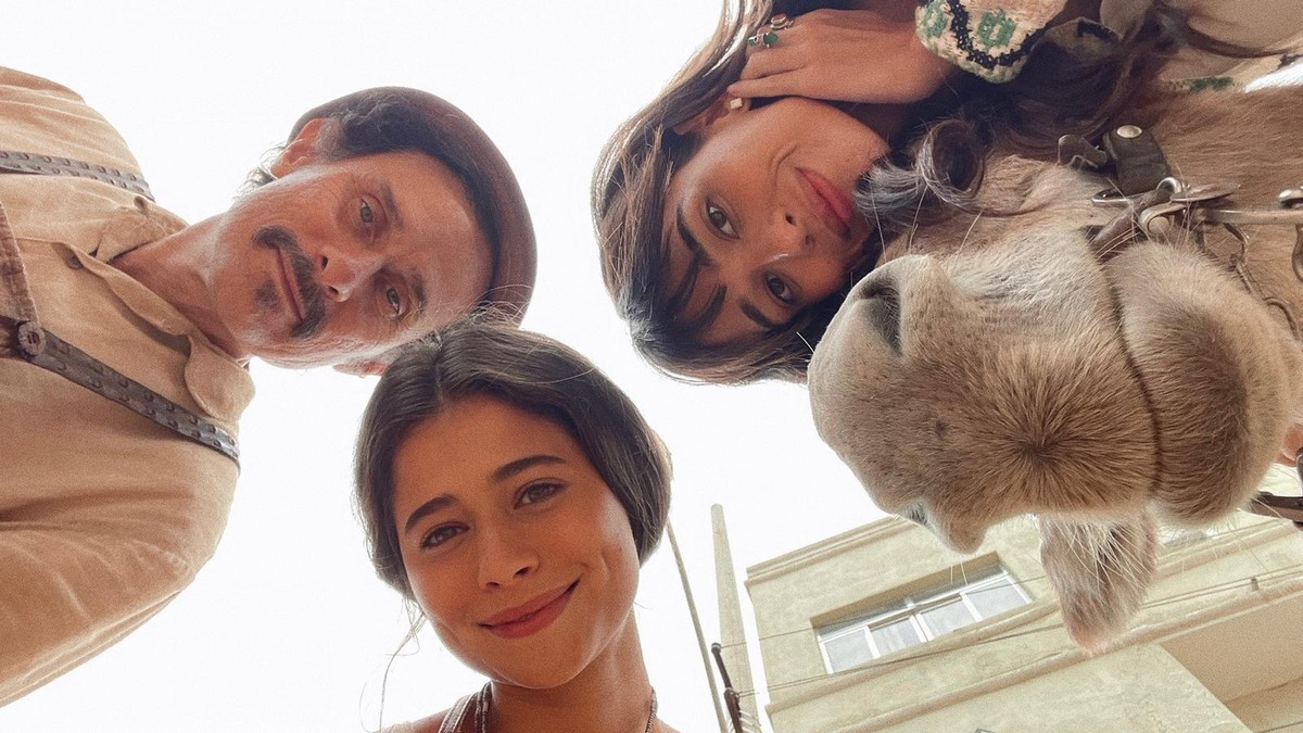 Por Trás Das Câmeras Isadora Cruz Mostra Tudo Que Rola Nos Bastidores