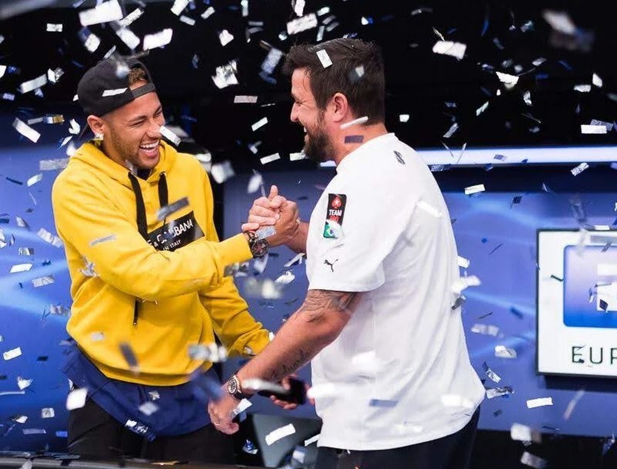 Akkari, da FURIA, se solidariza com Neymar após lesão: "Siga rindo ...