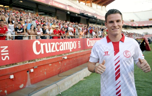 Sem espaço no PSG, Gameiro se transfere para Sevilla por R$ 22 mi ...