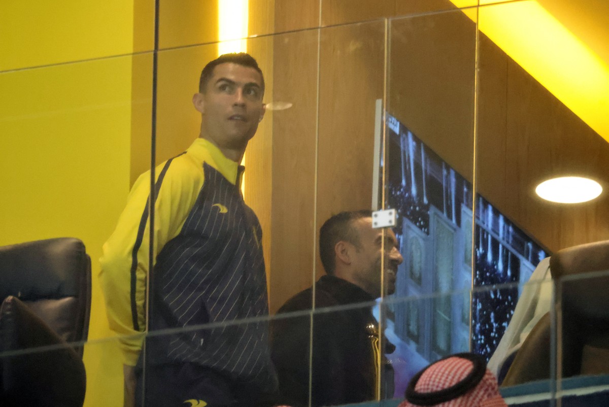 Cristiano Ronaldo assiste aos dois gols de Talisca em vitória do Al ...